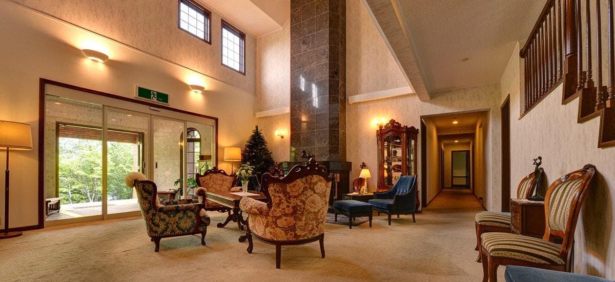 ヨーロッパ邸宅風：吹き抜け：豊富な自然に囲まれたホテル一棟丸々！！の写真6