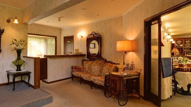 ヨーロッパ邸宅風:吹き抜け:豊富な自然に囲まれたホテル一棟丸々!!の写真14