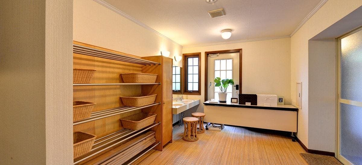 ヨーロッパ邸宅風：吹き抜け：豊富な自然に囲まれたホテル一棟丸々！！の写真24