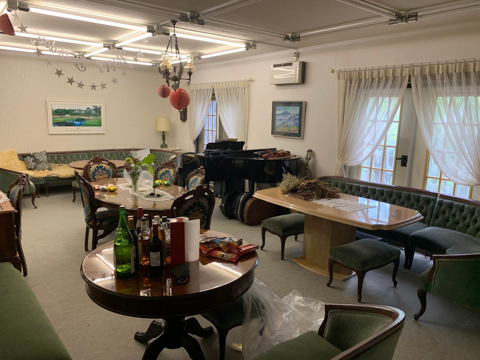 ヨーロッパ邸宅風：吹き抜け：豊富な自然に囲まれたホテル一棟丸々！！の写真25