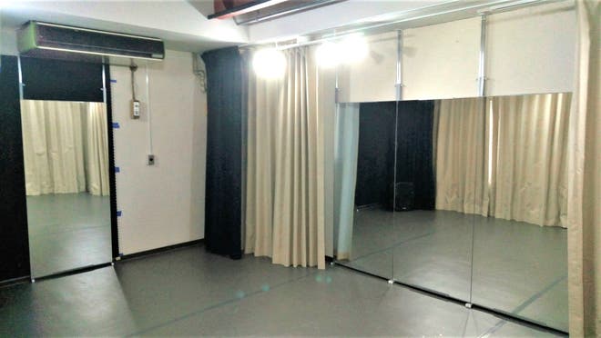 【手ぶらで練習】音響・鏡有、三脚・スマホホルダ完備 リハに、稽古に、有意義にご利用ください!の写真2