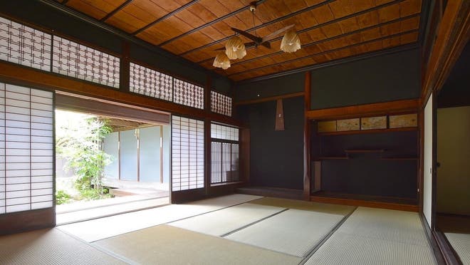 旧宿場町に佇む築100年超の一軒家「塩屋」の畳の間をまるっと使えるプラン!の写真1