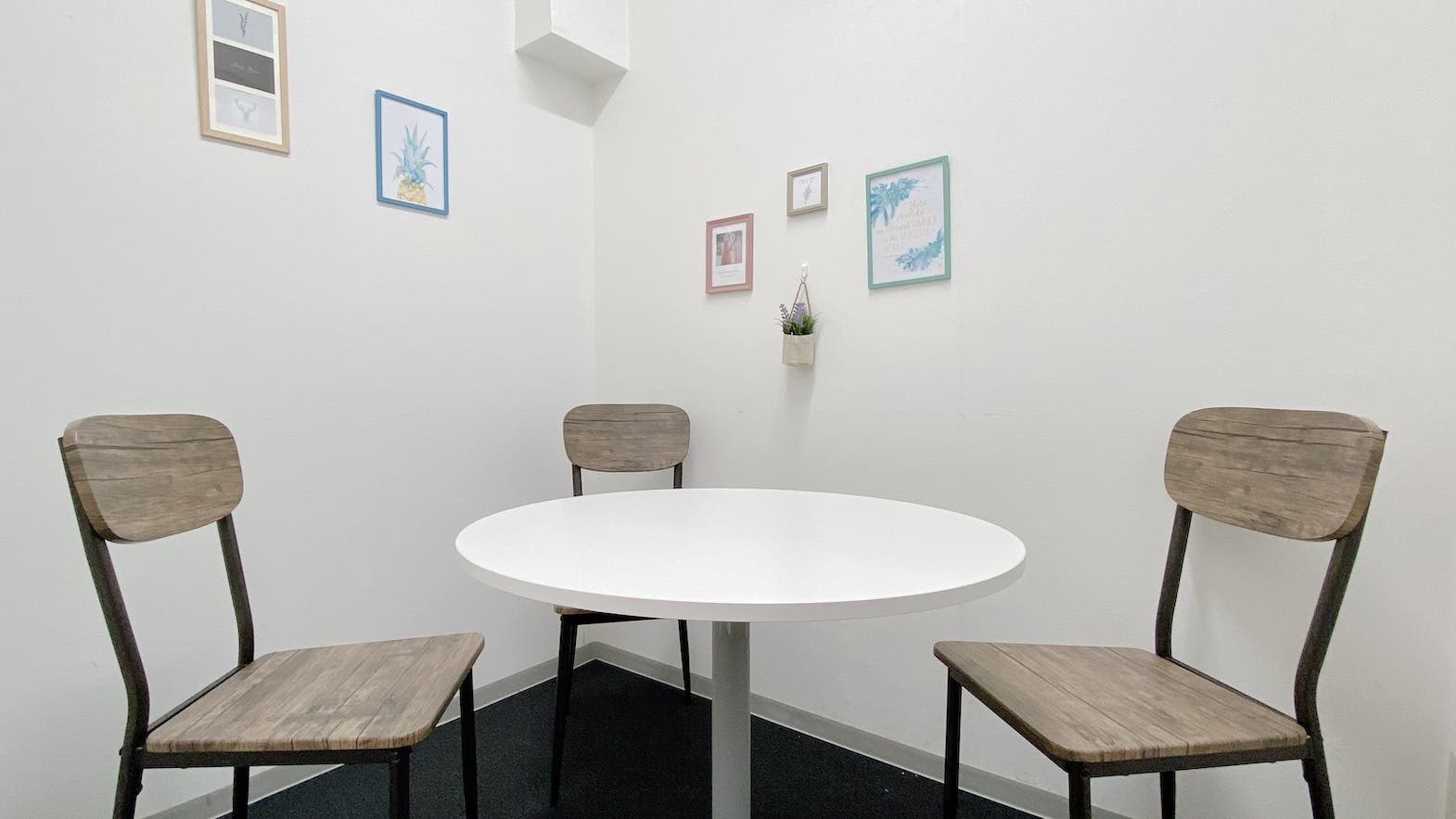 🎊好立地🎊｜🉐格安｜横浜駅4分❗VIVRE・ドンキ近く｜高速WiFi⚡｜👞土足🆗｜Colormell 横浜西口店 E室［〜3名］の写真1