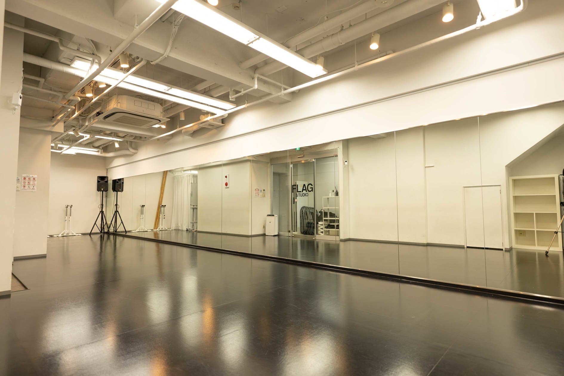 【高田馬場駅1分】超駅近🚶｜地域最安｜約60平米｜鏡15.5m｜バレエバー｜清潔感有｜毎日清掃🧹｜楽器可🎸｜レンタルスタジオの写真6