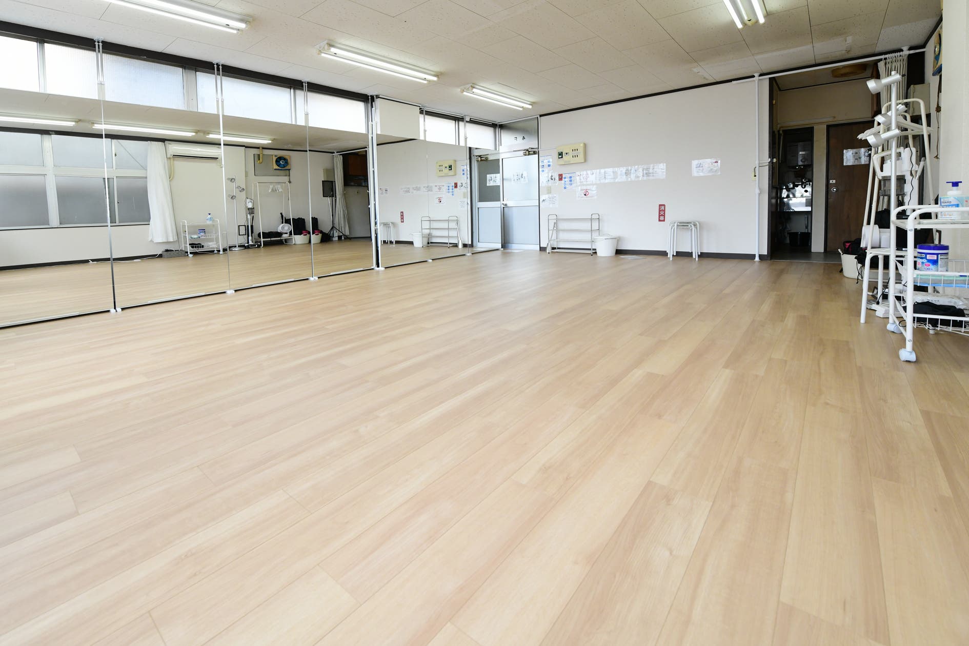 ＜鶯谷駅１分＞ダンスができるレンタルスタジオ/幅6.0m高さ1.8の鏡付き/グループ・個人練習に最適　上野店の写真12