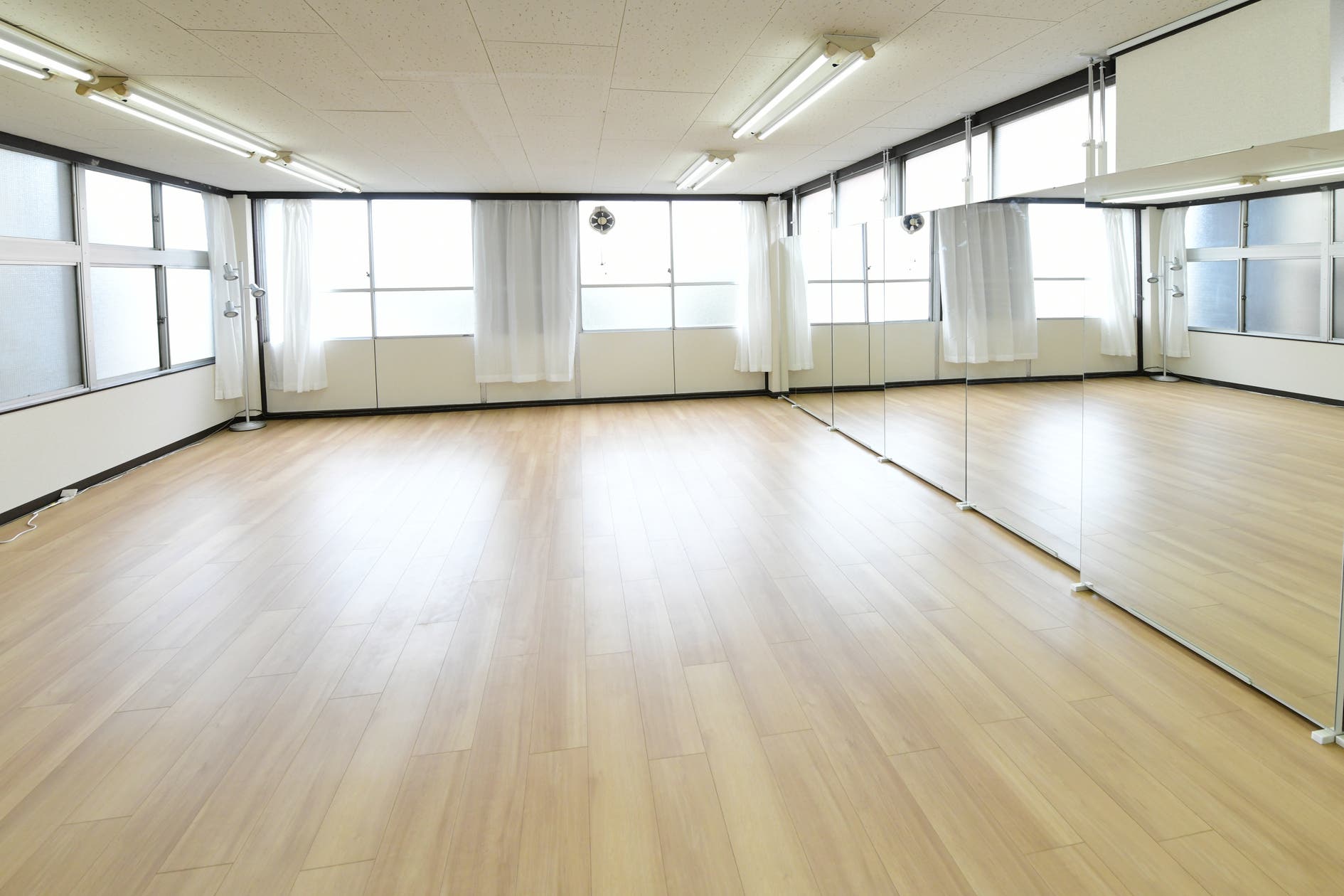 ＜鶯谷駅１分＞ダンスができるレンタルスタジオ/幅6.0m高さ1.8の鏡付き/グループ・個人練習に最適　上野店の写真14