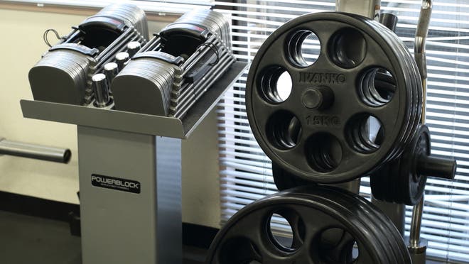 【池袋駅5分】パーソナル向け機材完備の個室ジム|③スミス&マルチケーブルの部屋 MIYAZAKI GYM池袋店の写真3