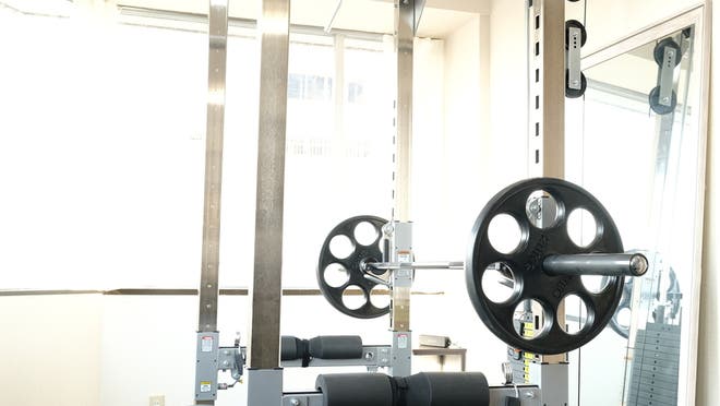 【西荻窪駅30秒】見晴らしのいい広々した開放的な空間とパーソナル向けの機材を揃えた完全個室ジム MIYAZAKI GYM西荻窪店の写真3