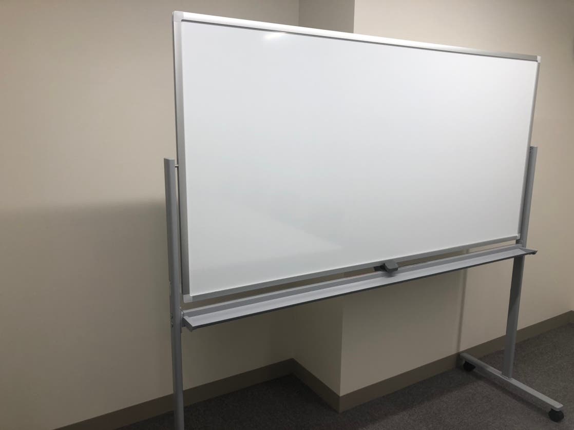 【銀座5分・新橋7分】最大収容人数60名の会議室｜プロジェクター完備✨研修・面接・商談・勉強会に｜N402の写真6