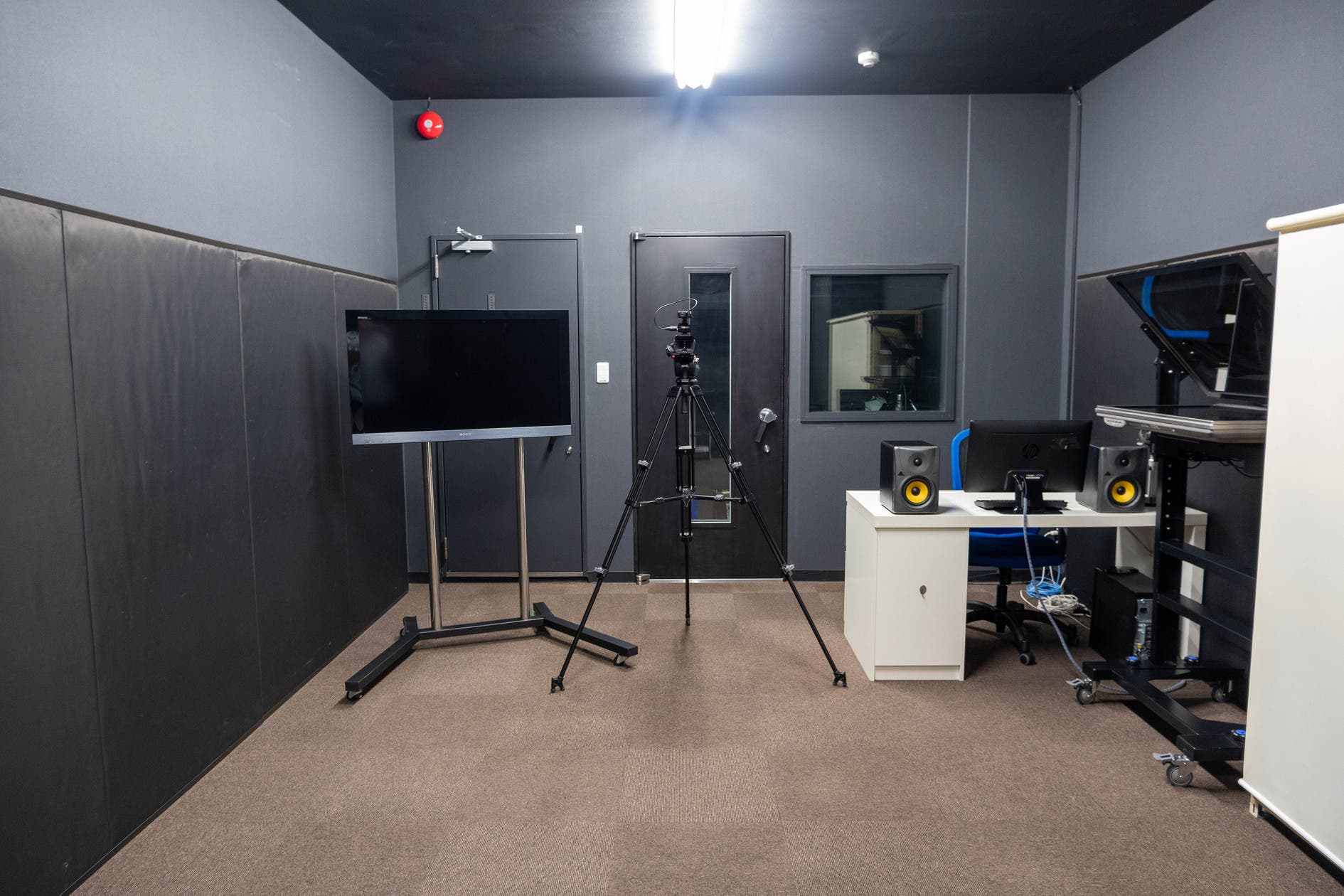 【Studio v.v.】クロマキー撮影・電子黒板撮影ができる大阪の撮影スタジオ/防音/動画撮影/動画配信/セミナー配信/商用可の写真5