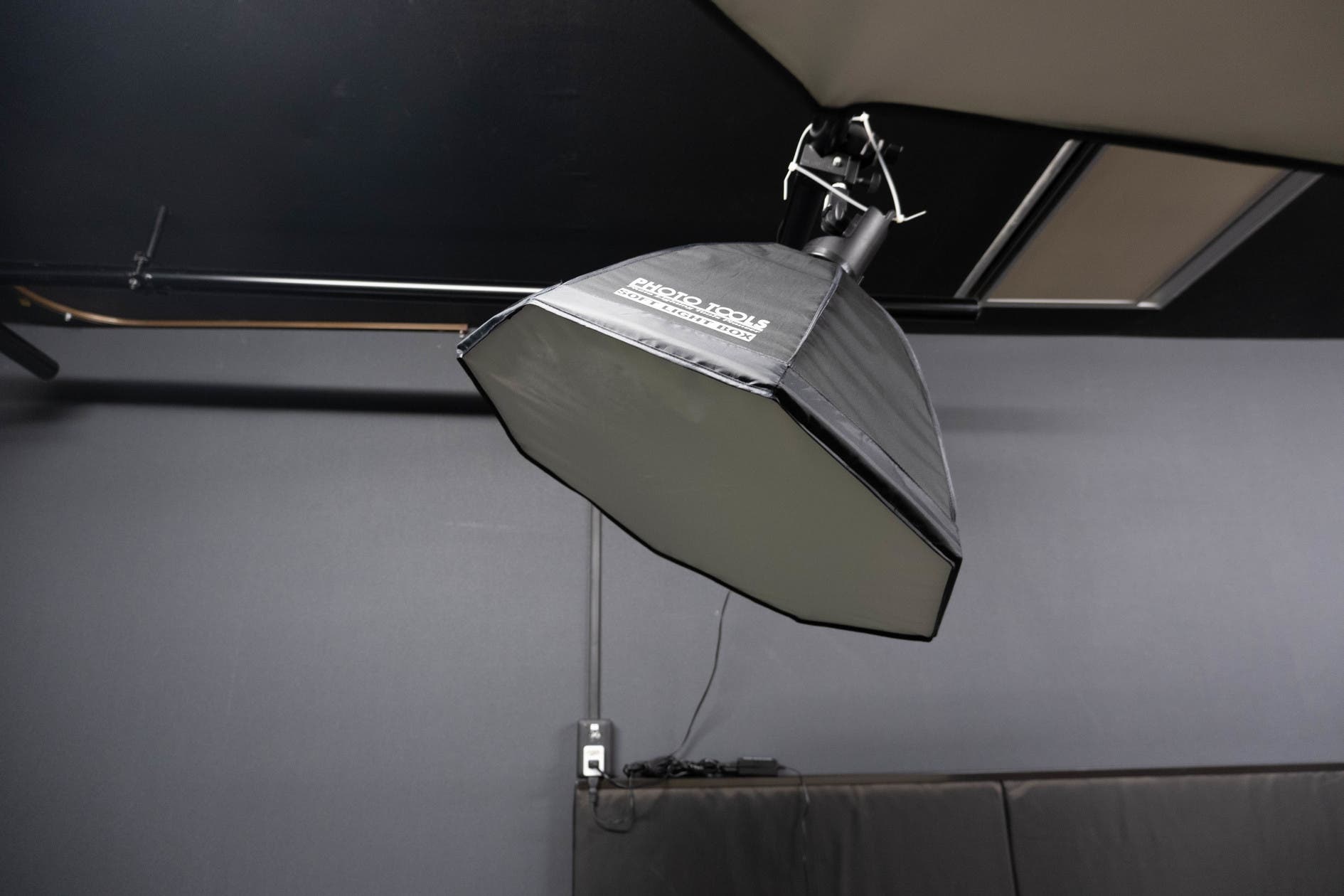 【Studio v.v.】クロマキー撮影・電子黒板撮影ができる大阪の撮影スタジオ/防音/動画撮影/動画配信/セミナー配信/商用可の写真9