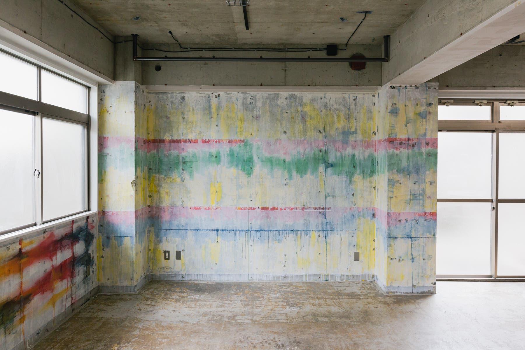 湘南深沢駅徒歩11分、格安プラン有り。広々135㎡、コーヒースタンドを併設、晴れの日は柔らかい自然光が入るフォトスタジオの写真8