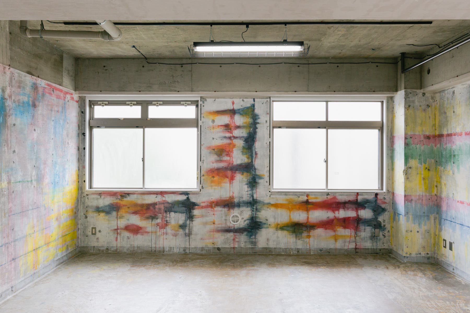 湘南深沢駅徒歩11分、格安プラン有り。広々135㎡、コーヒースタンドを併設、晴れの日は柔らかい自然光が入るフォトスタジオの写真9