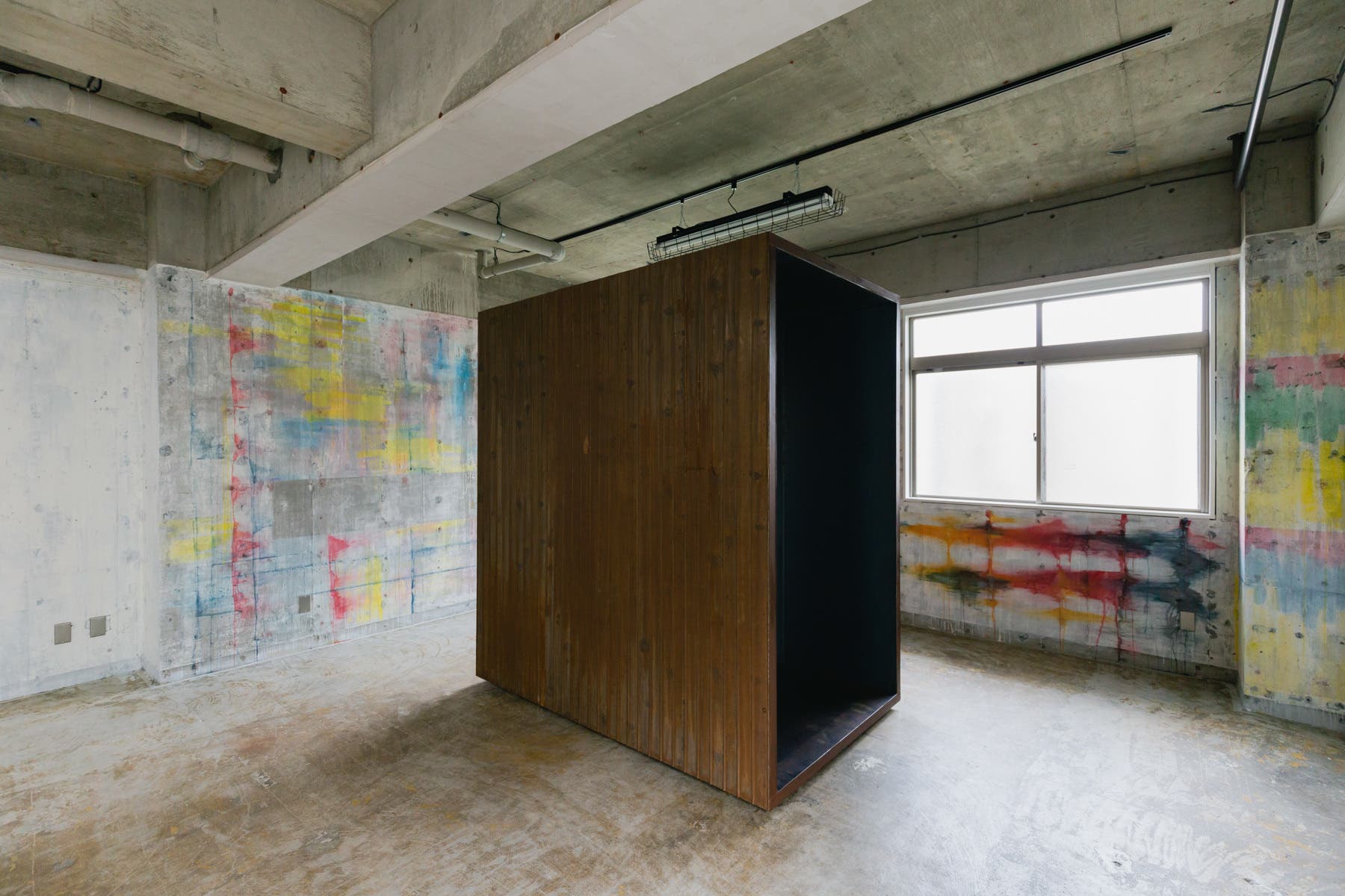 湘南深沢駅徒歩11分、格安プラン有り。広々135㎡、コーヒースタンドを併設、晴れの日は柔らかい自然光が入るフォトスタジオの写真12