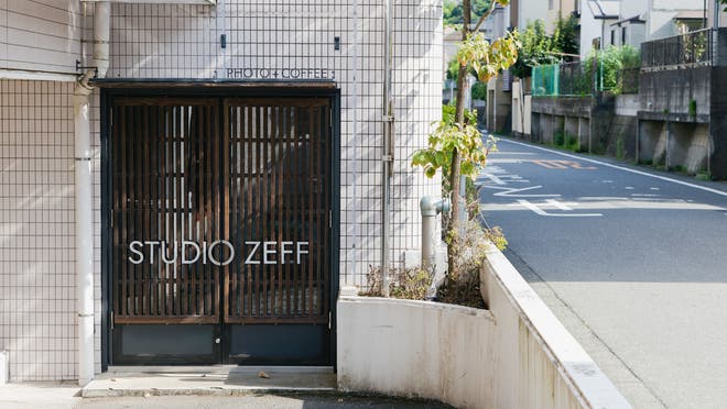 湘南深沢駅徒歩11分、格安プラン有り。広々135㎡、コーヒースタンドを併設、晴れの日は柔らかい自然光が入るフォトスタジオの写真2