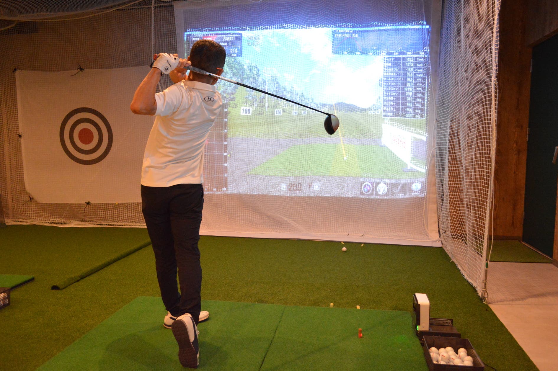 【安心の完全個室】名駅近くプライベートゴルフスペース！シミュレーション機＆モーションリプレーカメラ完備（名古屋市中村区）の写真11