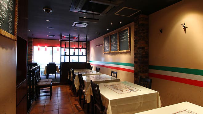 【新橋】駅チカ!! 隠れ家レストラン1F バルスタイルなスペース貸切!! パーティー・イベント・撮影にお使いください!の写真1