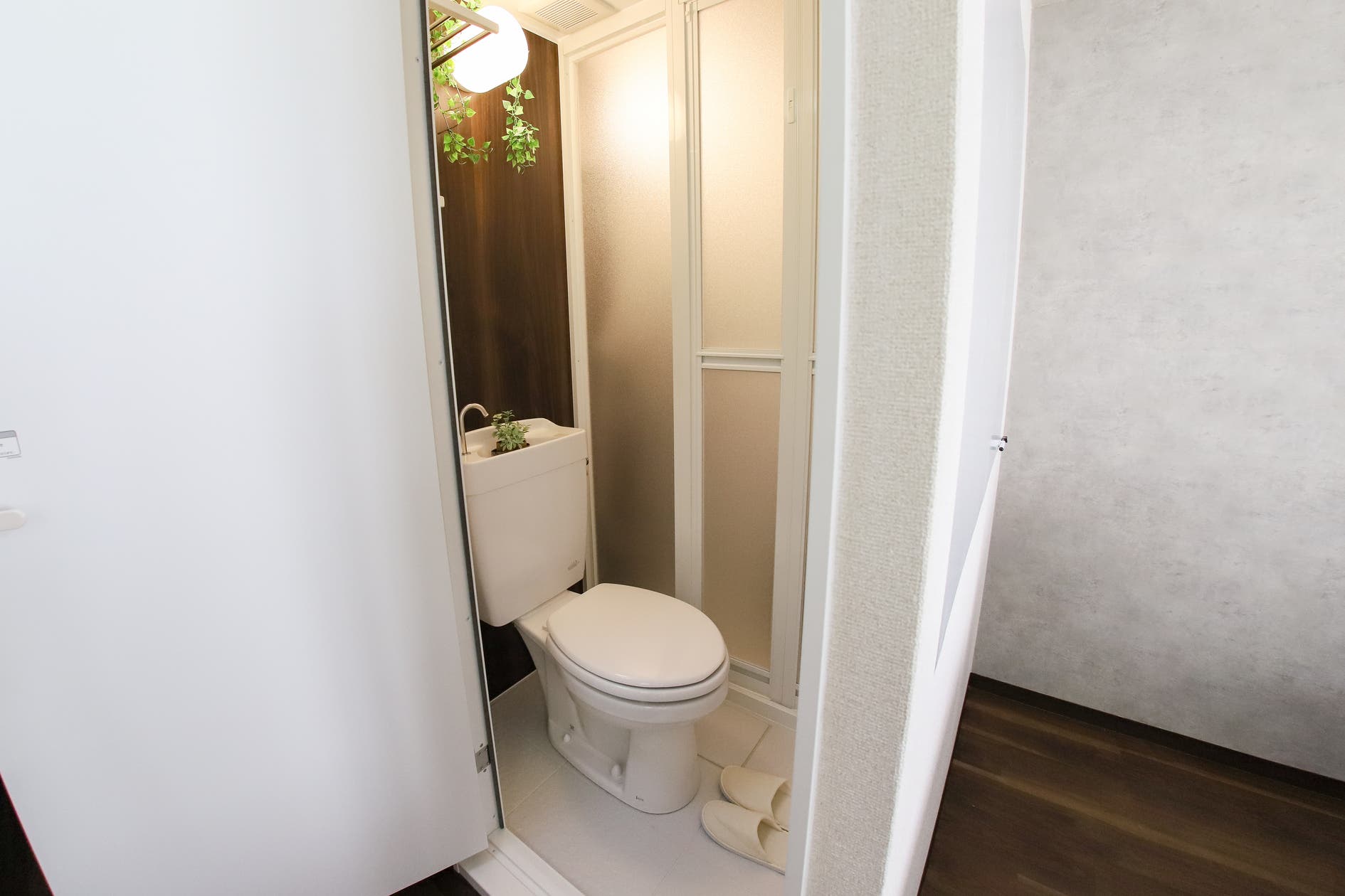 高速光回線⚡桜木町駅1分🚶最上階10階・角部屋の静かな個室｜緑豊かなカフェ風インテリア｜ライブ配信・動画撮影に最適の写真20