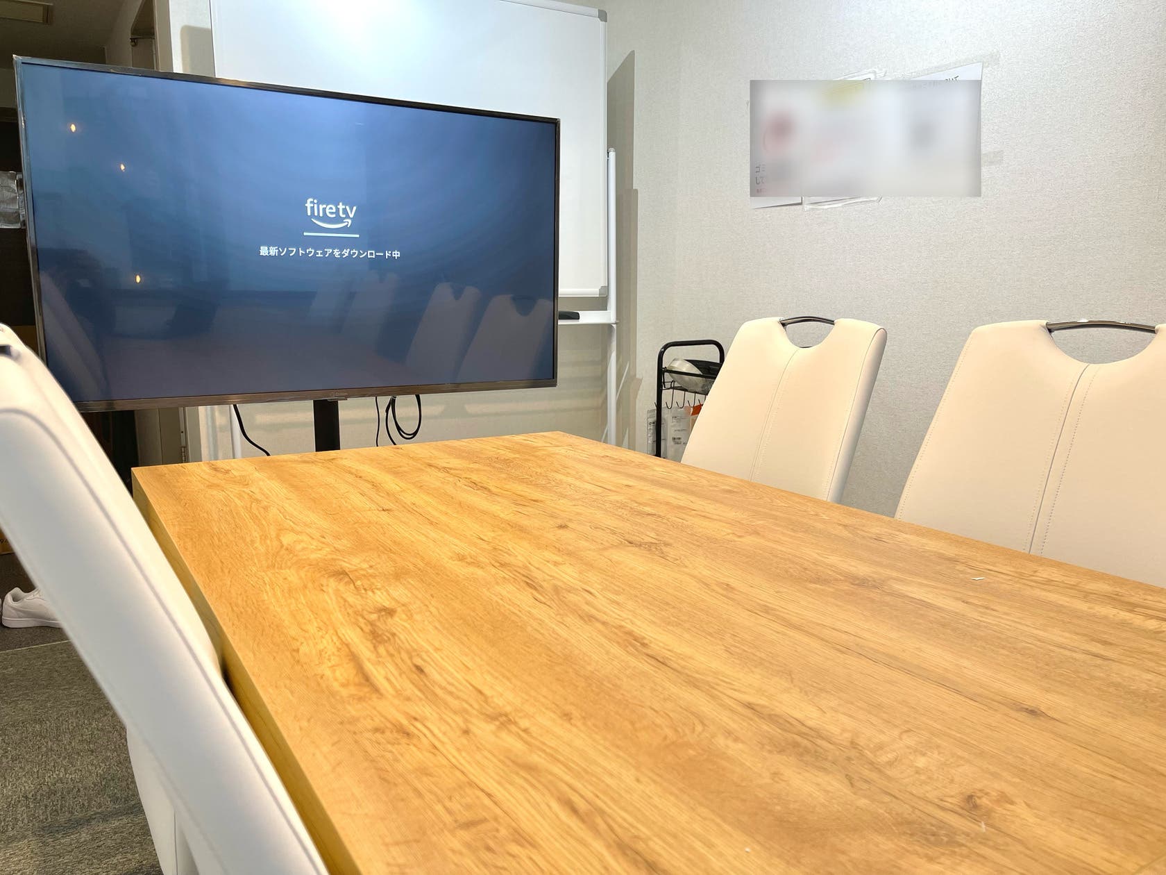 【新大阪駅東口１０秒❗️超駅近】無料WiFi・モニター・ホワイトボード無料貸出中❗️完全個室・会議・面談《SS新大阪618》の写真14