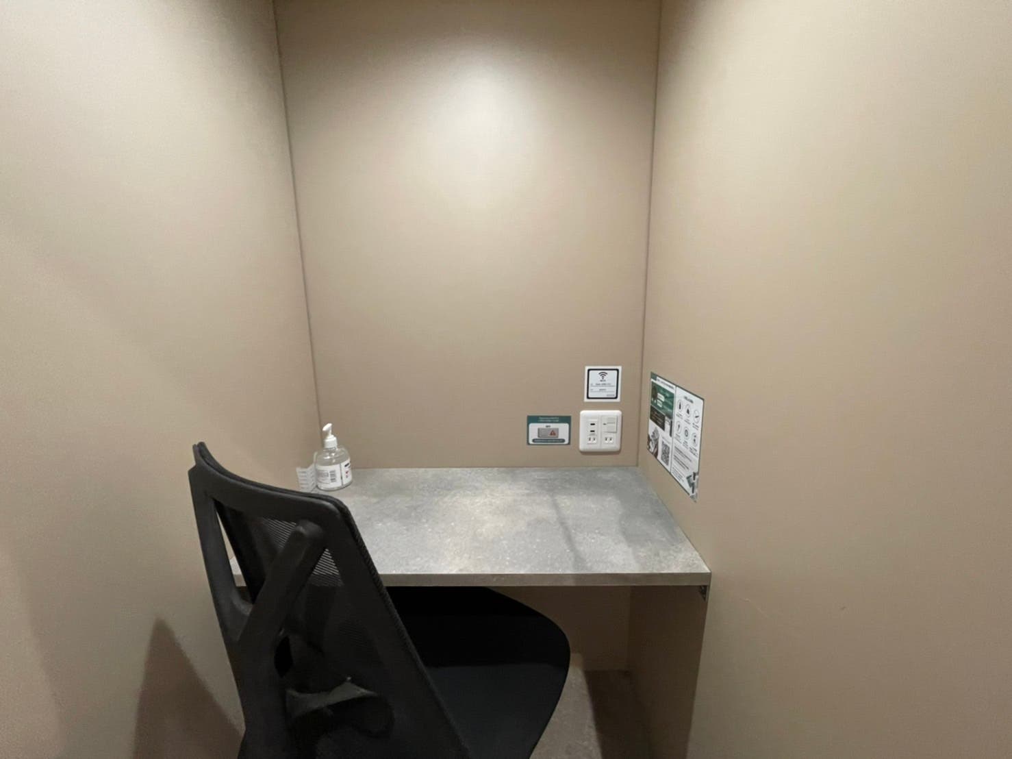 ＜RemoteworkBOX TKPガーデンシティ渋谷店【No.1】＞完全個室⭐️Wi-Fi無料！テレワーク/Zoom/自習の写真2