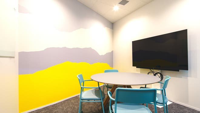 【当日予約可能!】小倉駅直結徒歩3分_Wi-Fi・ドリンク・電源・モニター・ホワイトボード無料_最大4名の写真1