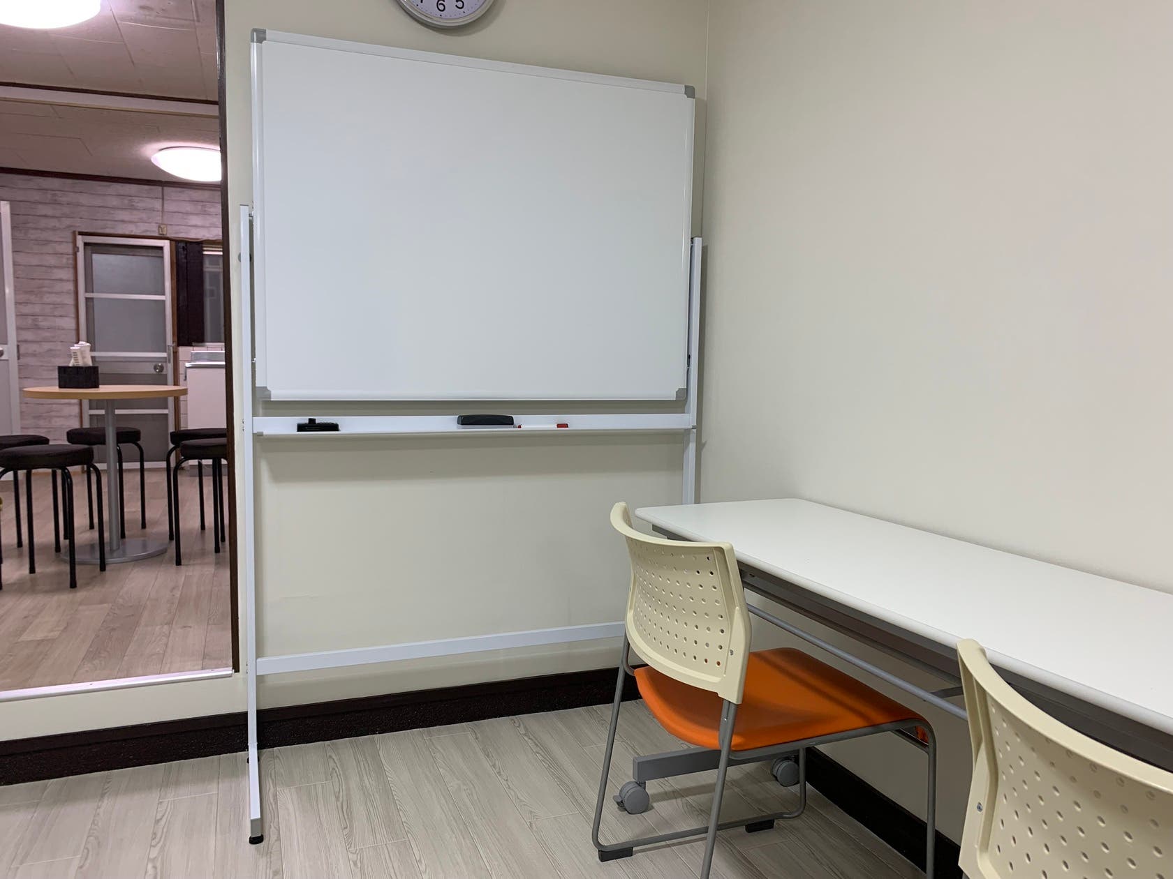 JR学研都市線（東西線）放出駅から徒歩5分の立地。Wi-Fi完備。オフィス系から習い事教室、女子会他多岐に亘りご利用頂けます。 の写真10