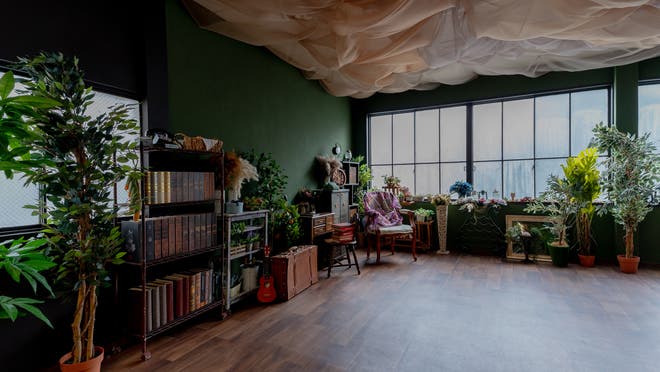 壁一面の大きな窓と無料小道具多数《conceptroom》の写真1