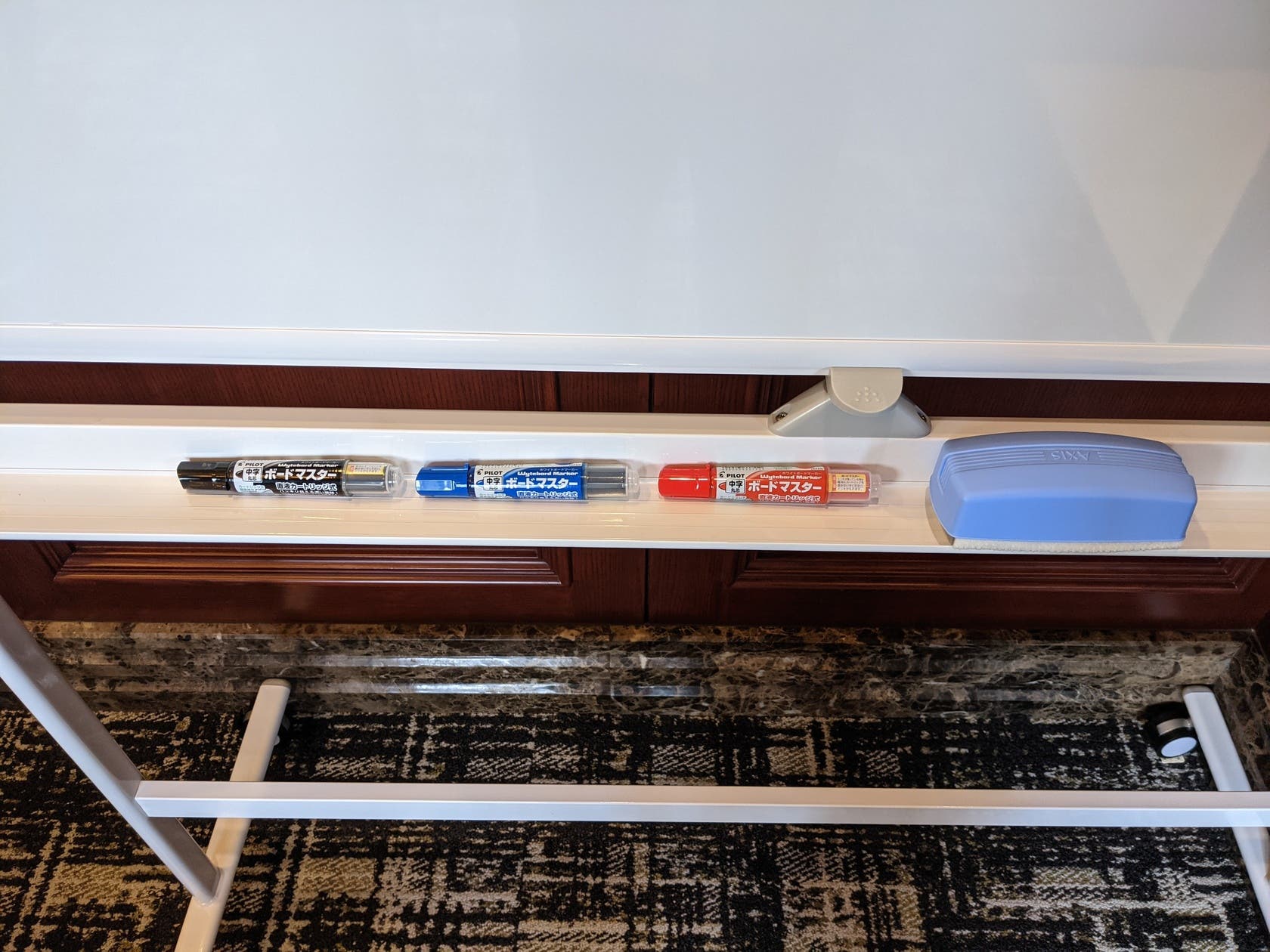 【ビジネスルーム】会議室　最大8名利用のミーティングルーム 会議・オフサイトミーティング・テレワーク・web会議に。駐車場無料の写真5