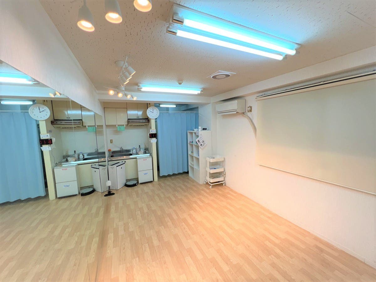 【感謝価格✨吉祥寺徒歩6分】大型鏡・55インチテレビ。ヨガ、ダンス、武道、舞台など個人、少人数のレッスンの写真5
