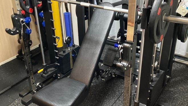 【阪急梅田駅徒歩5分】手ぶらで来れる梅田地域最安値のとにかく安い24時間レンタルフィットネスジム!ウォーターサーバー完備!の写真2