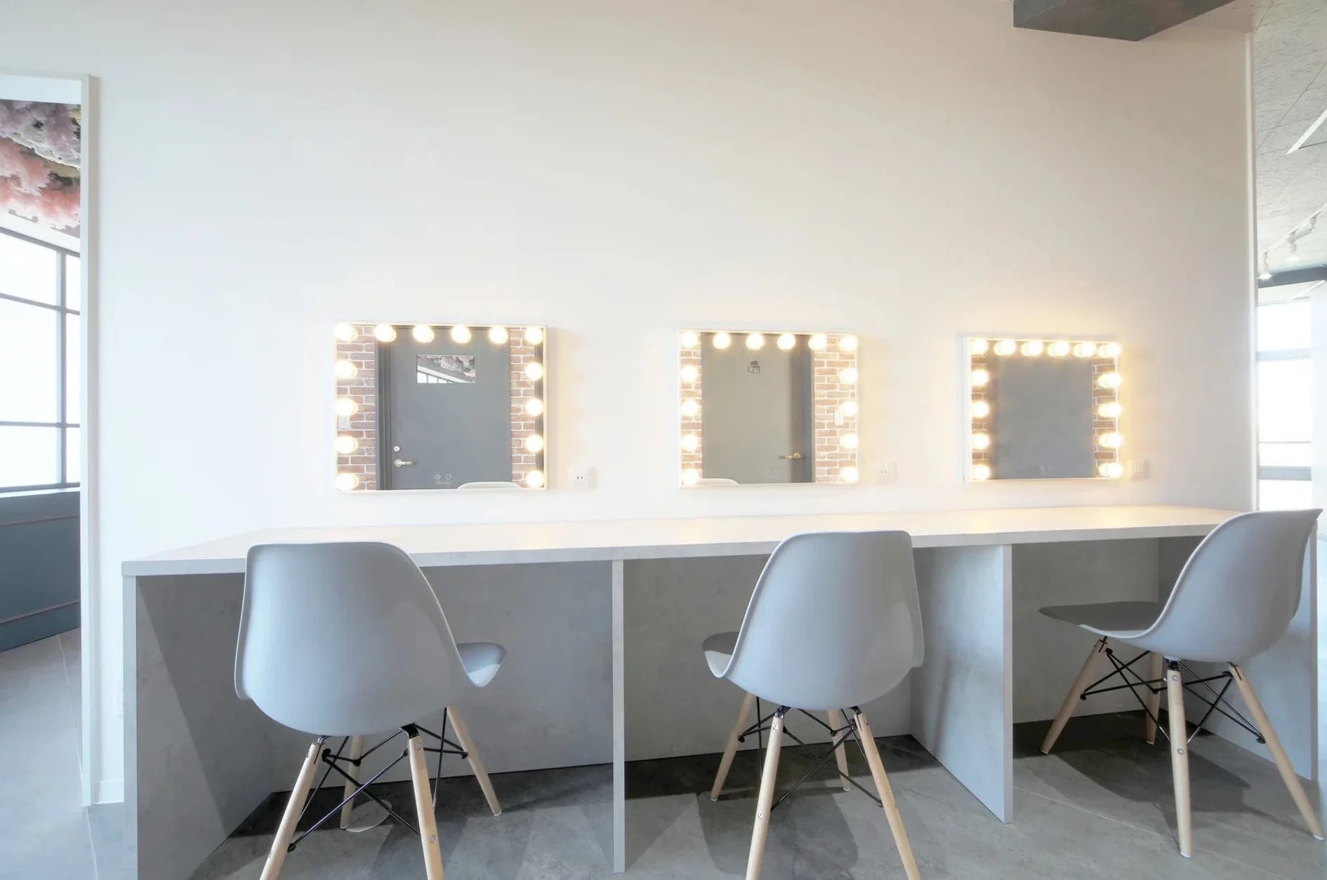 様々なシチュエーション、世界観に対応した本格的な撮影が可能です。の写真25