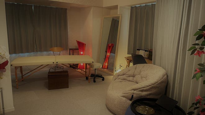 年末「特別割引実施中」『完全個室』30㎡の広々スペース。池袋駅徒歩3分、ベット2台ありヨガマット無料貸出し中、エステ、などにの写真2