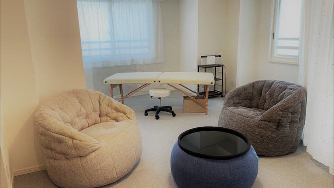 年末「特別割引実施中」『完全個室』30㎡の広々スペース。池袋駅徒歩3分、ベット2台ありヨガマット無料貸出し中、エステ、などにの写真4