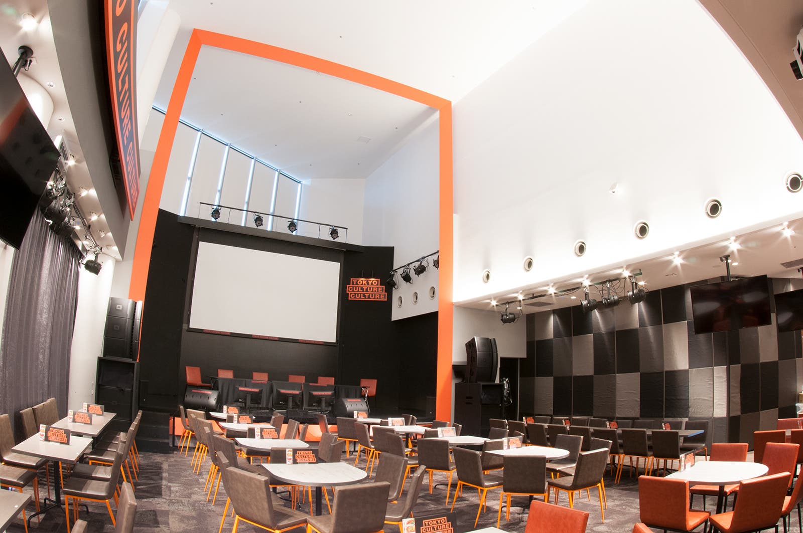 渋谷駅地下B1出口正面 190インチスクリーン完備、天井高8.7mの解放感あるイベントスペースの写真4