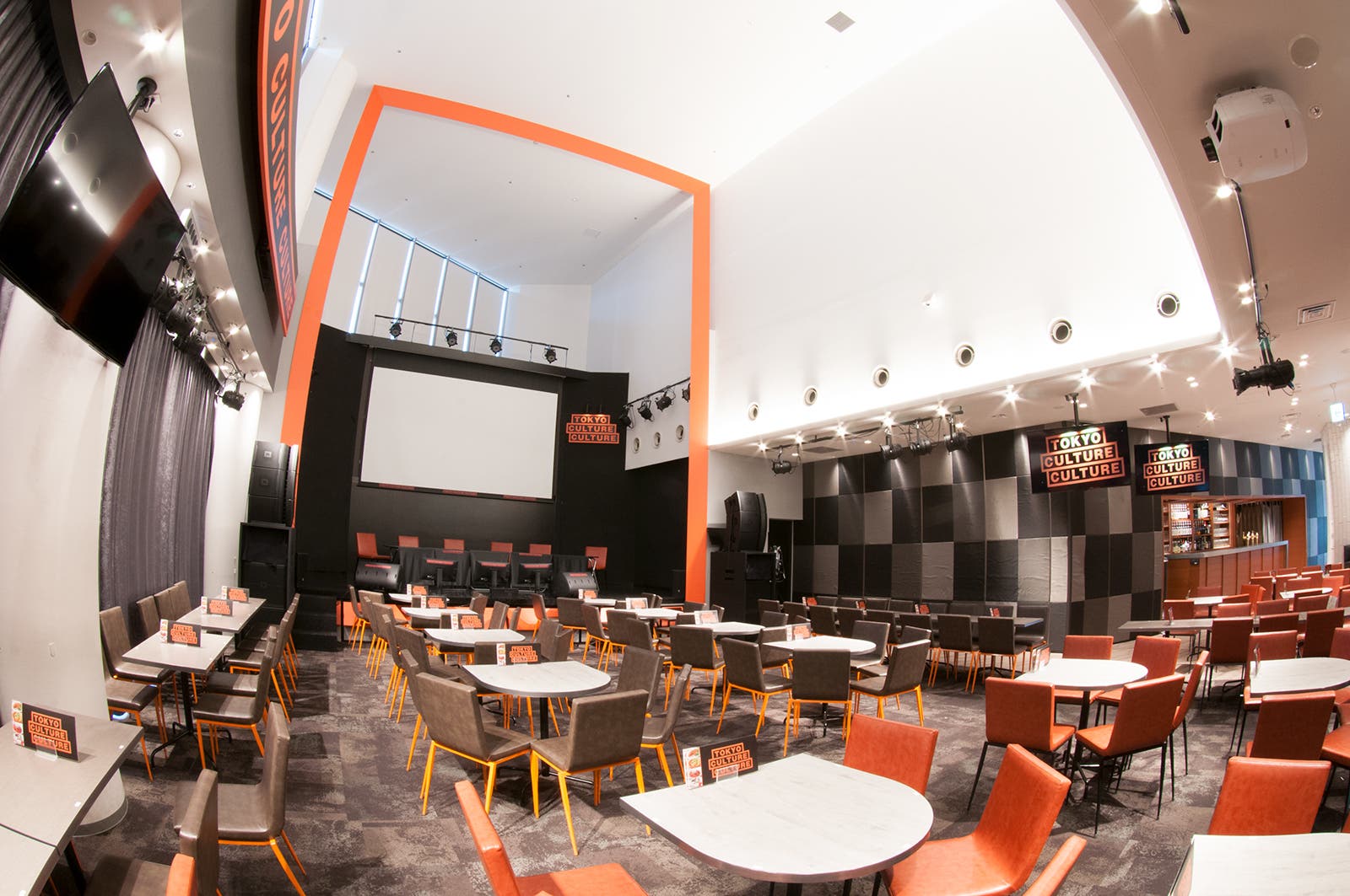 渋谷駅地下B1出口正面 190インチスクリーン完備、天井高8.7mの解放感あるイベントスペースの写真5