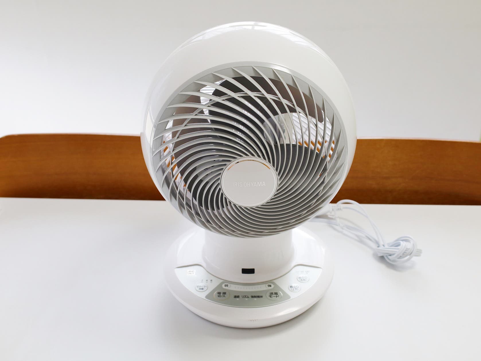 【新宿】🌟光回線🌟＜ライト会議室＞室内リニューアル■新宿三丁目駅出口すぐ■綺麗で明るい＜ライト会議室＞ビジネス、ボドゲ会の写真11