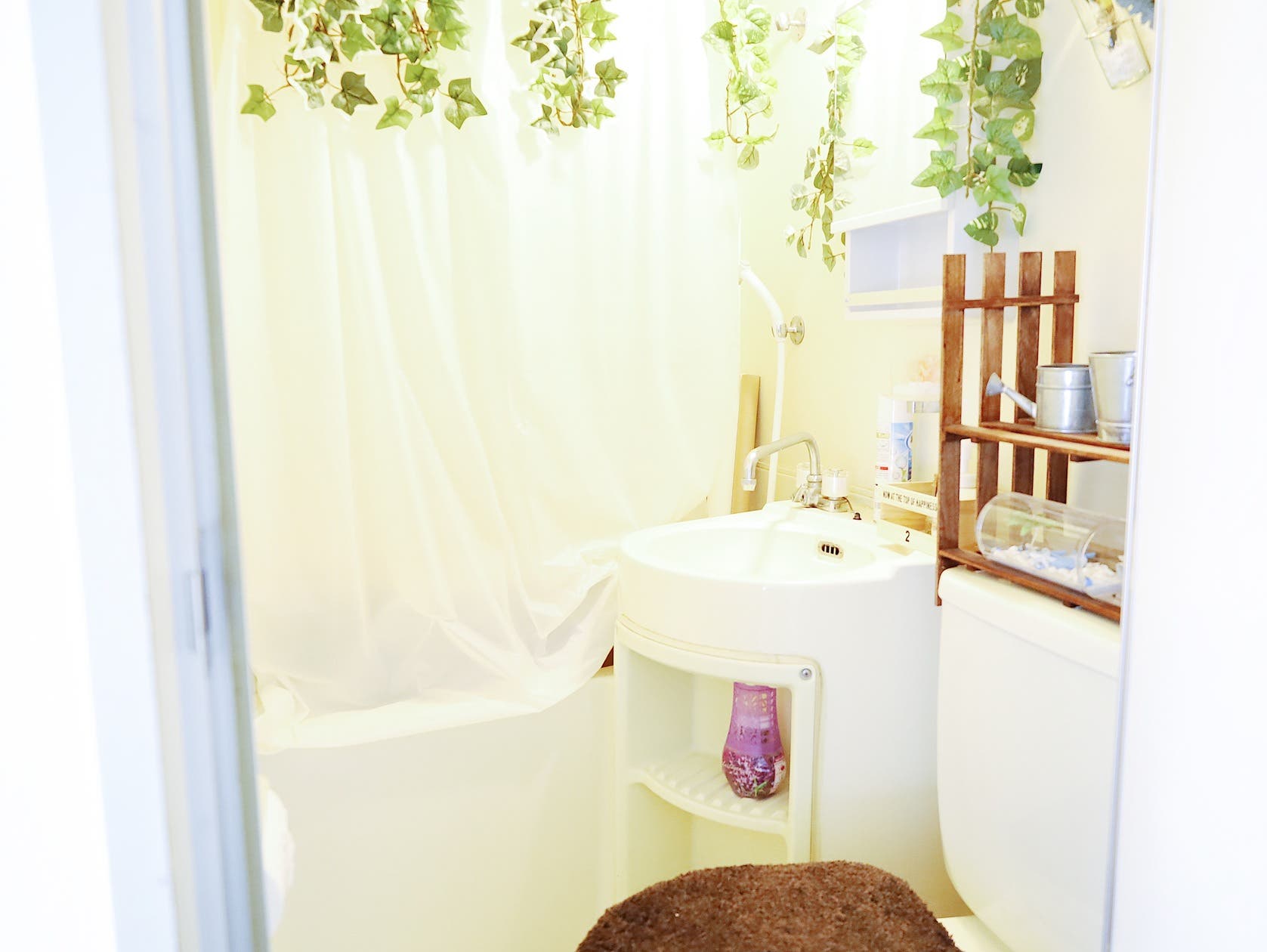 【新宿】🌟光回線🌟＜ライト会議室＞室内リニューアル■新宿三丁目駅出口すぐ■綺麗で明るい＜ライト会議室＞ビジネス、ボドゲ会の写真18