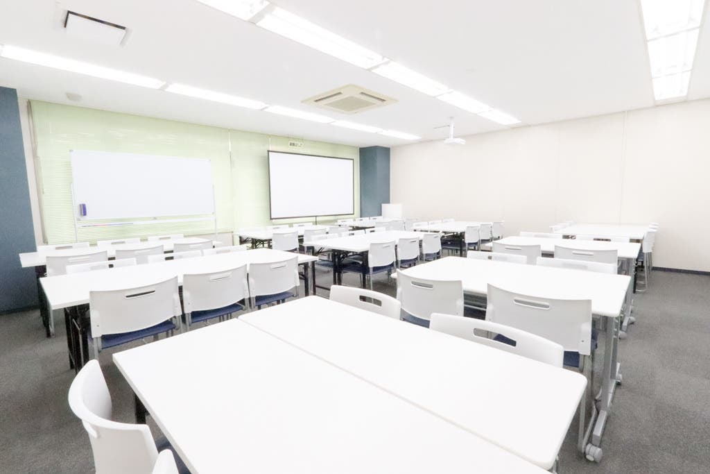 【秋葉原駅徒歩1分！大型会議室！55名利用可！】プロジェクター・WiFi無料！毎日清掃！ふれあい貸し会議室 秋葉原No53の写真8