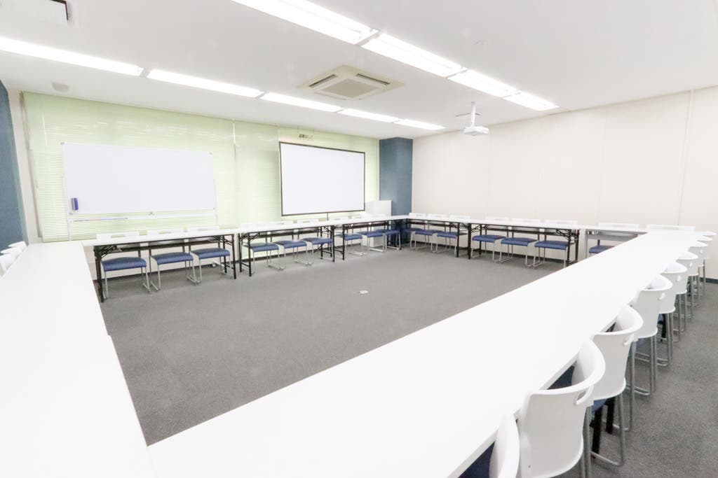 【秋葉原駅徒歩1分！大型会議室！55名利用可！】プロジェクター・WiFi無料！毎日清掃！ふれあい貸し会議室 秋葉原No53の写真13
