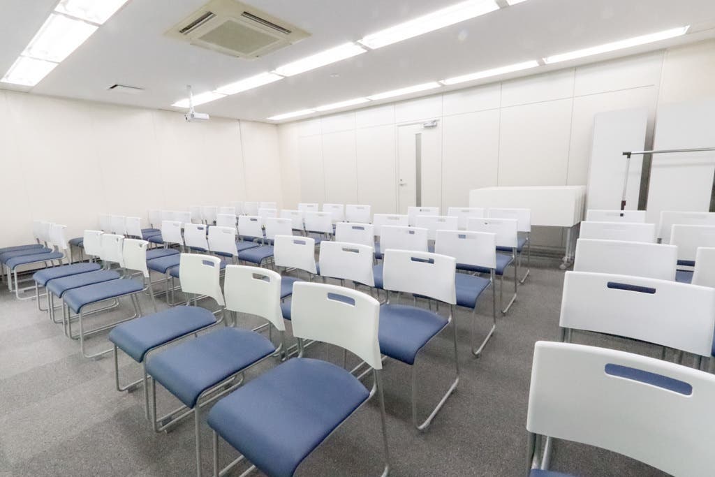 【秋葉原駅徒歩1分！大型会議室！55名利用可！】プロジェクター・WiFi無料！毎日清掃！ふれあい貸し会議室 秋葉原No53の写真17