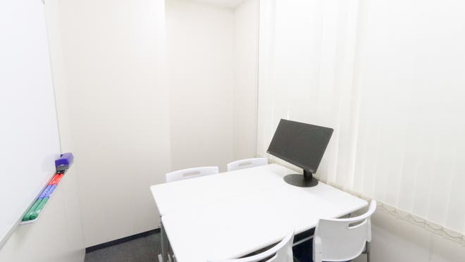 【秋葉原駅徒歩1分!4名利用可!】モニター・WiFi無料!毎日清掃!ふれあい貸し会議室 秋葉原No56の写真1