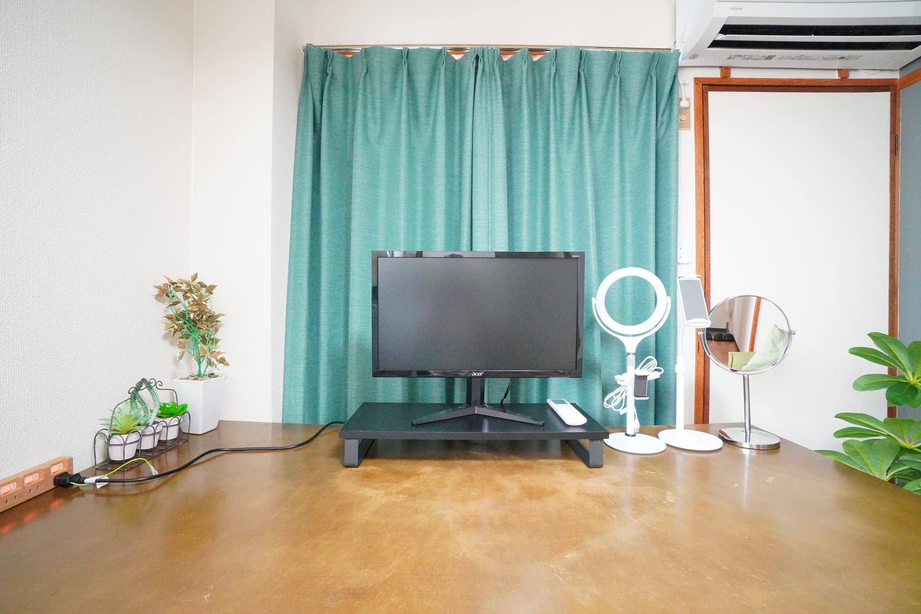 ＜塚本ミニマルオフィス402＞完全個室✨光Wi-Fi📶モニター🖥テレワーク/Web面接/会議/ボドゲの写真6