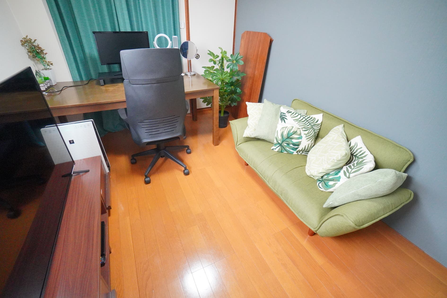 ＜塚本ミニマルオフィス402＞完全個室✨光Wi-Fi📶モニター🖥テレワーク/Web面接/会議/ボドゲの写真9