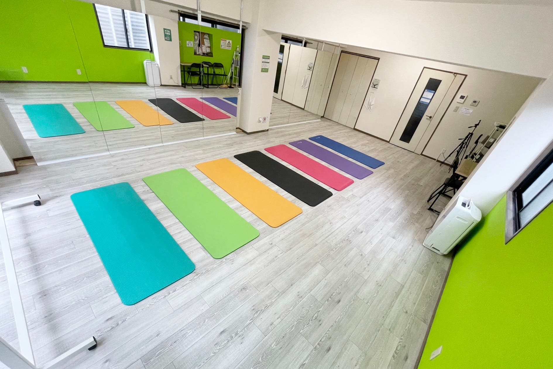 【広々45㎡】完全個室の全面鏡張｜ダンス練習ができる【24時間営業】神戸御影の当日予約可能のレンタルダンススタジオの写真6