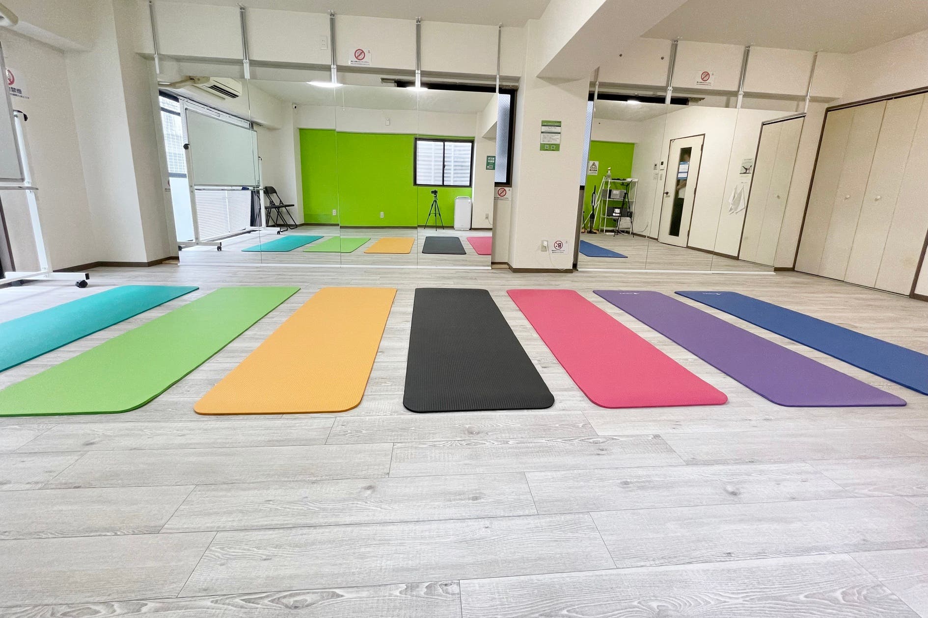 【広々45㎡】完全個室の全面鏡張｜ダンス練習ができる【24時間営業】神戸御影の当日予約可能のレンタルダンススタジオの写真7