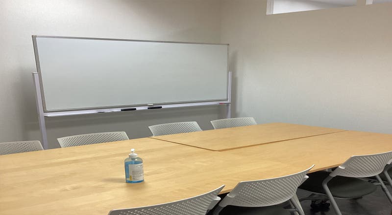 Office TAKASAKI BASE 第３会議室８席(1~8名、半個室)