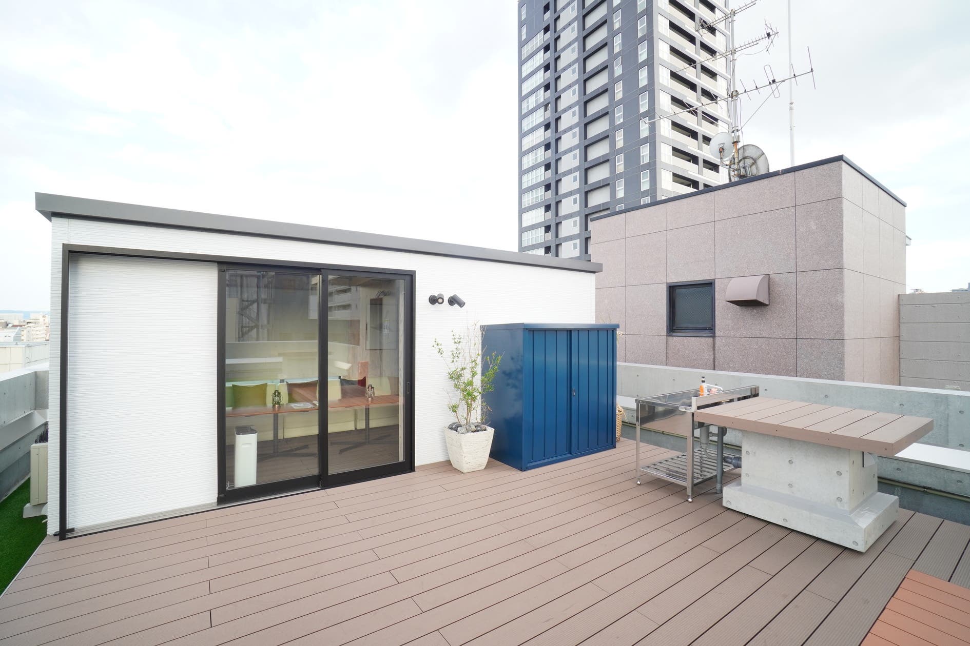 ＜南森町プライベートパーク＞冷暖房完備コンテナ＆緑あふれる庭付き✨夏でも快適！会議・セミナー・撮影に最適なプライベート空間の写真8