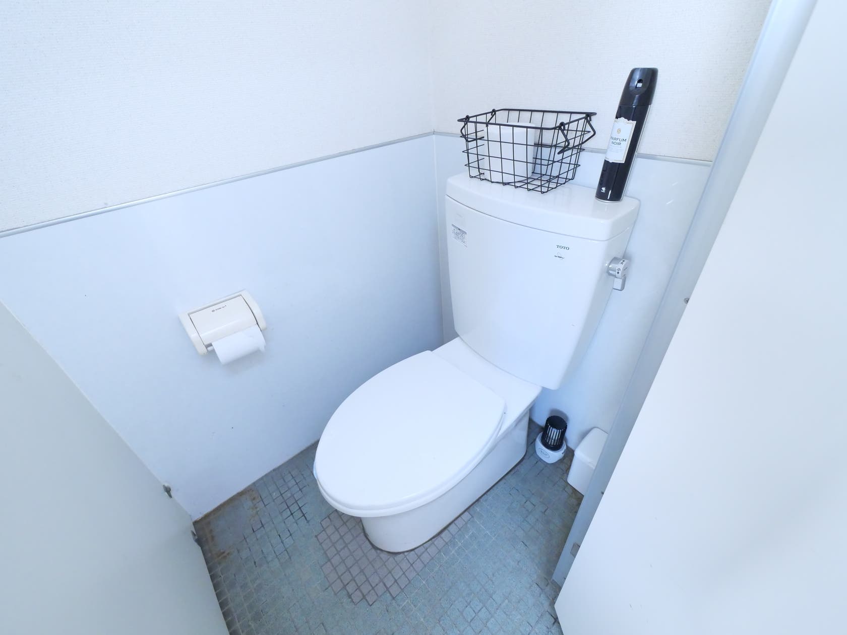 【横浜駅5分】真っ白綺麗で清潔感有り✨地域最安｜駅近｜幅8.6m大型鏡｜43平米｜ヨガマット10枚｜バレエバー｜リノリュウムの写真14