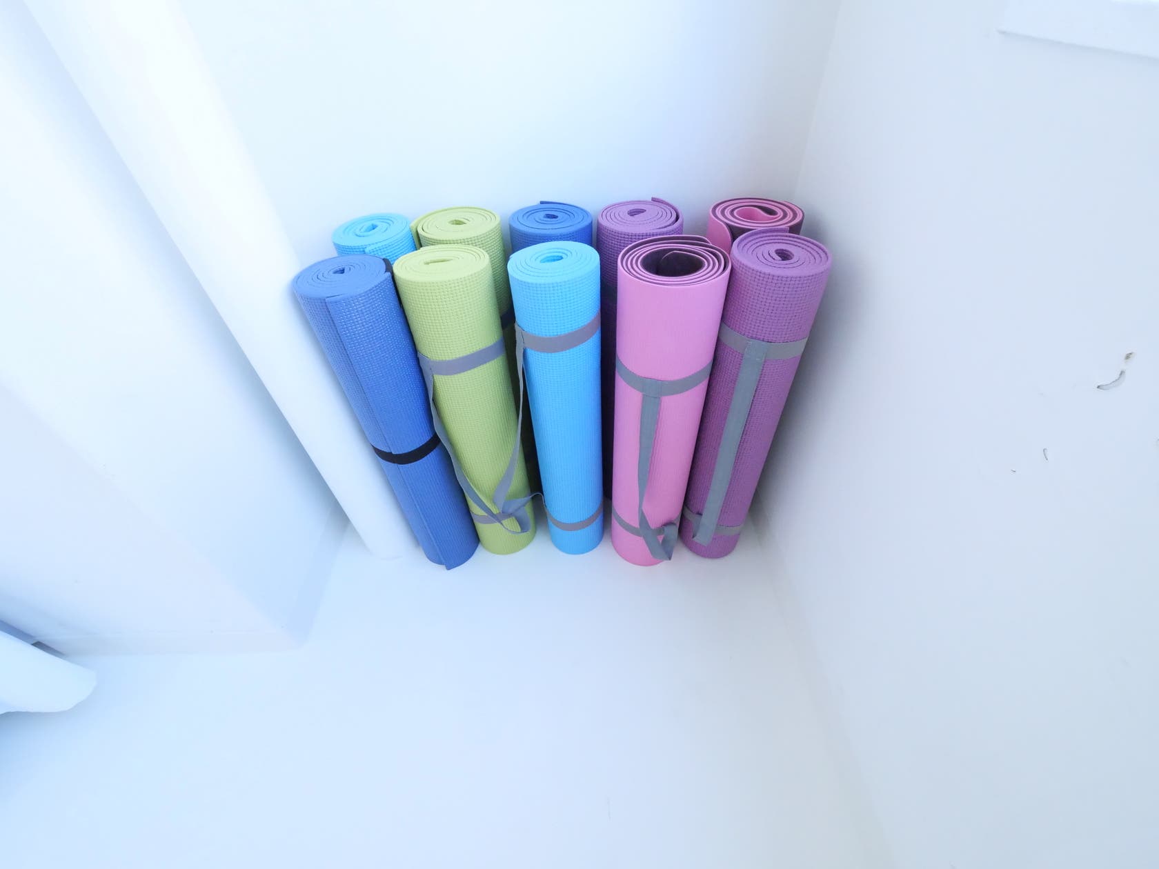 【横浜駅5分】真っ白綺麗で清潔感有り✨地域最安｜駅近｜幅8.6m大型鏡｜43平米｜ヨガマット10枚｜バレエバー｜リノリュウムの写真15