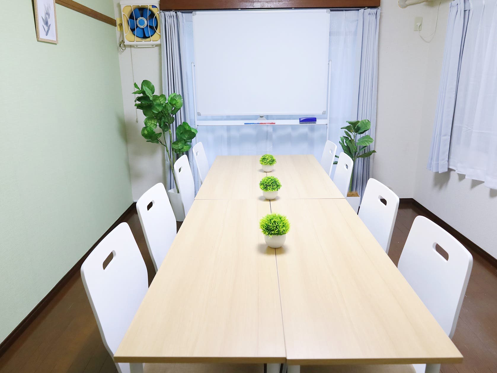 WiFi・大型モニター全て無料！ 会議・勉強会・ボードゲーム・研修・動画配信・女子会・懇親会などの写真9